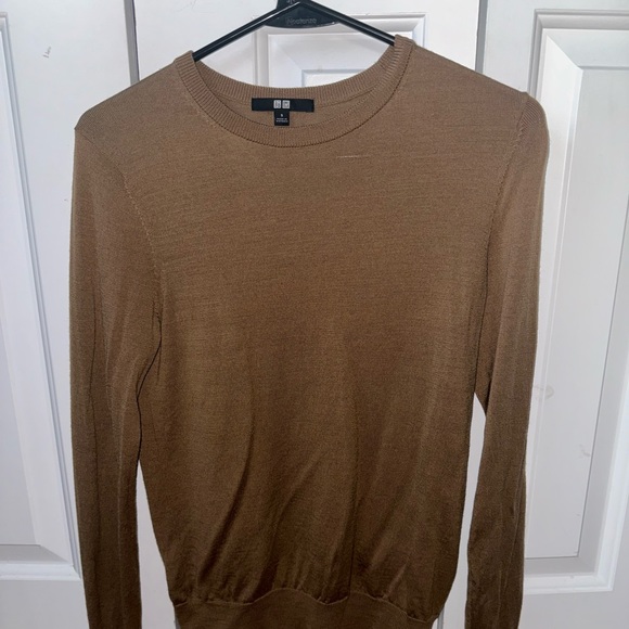 Uniqlo | Sweaters | Uniqlo Wool Crew Neck | Poshmark